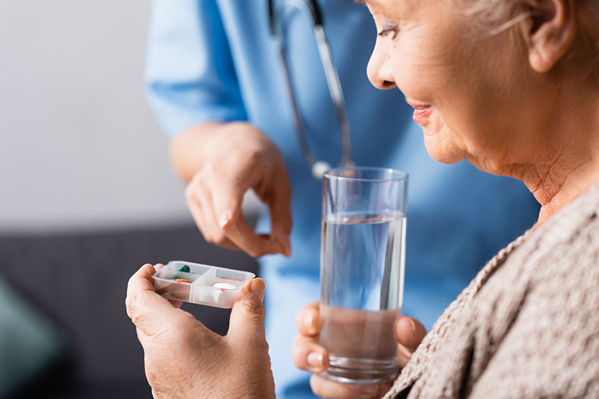 The Benefits of Assisted Care for Seniors Who Need Help with Medication ...